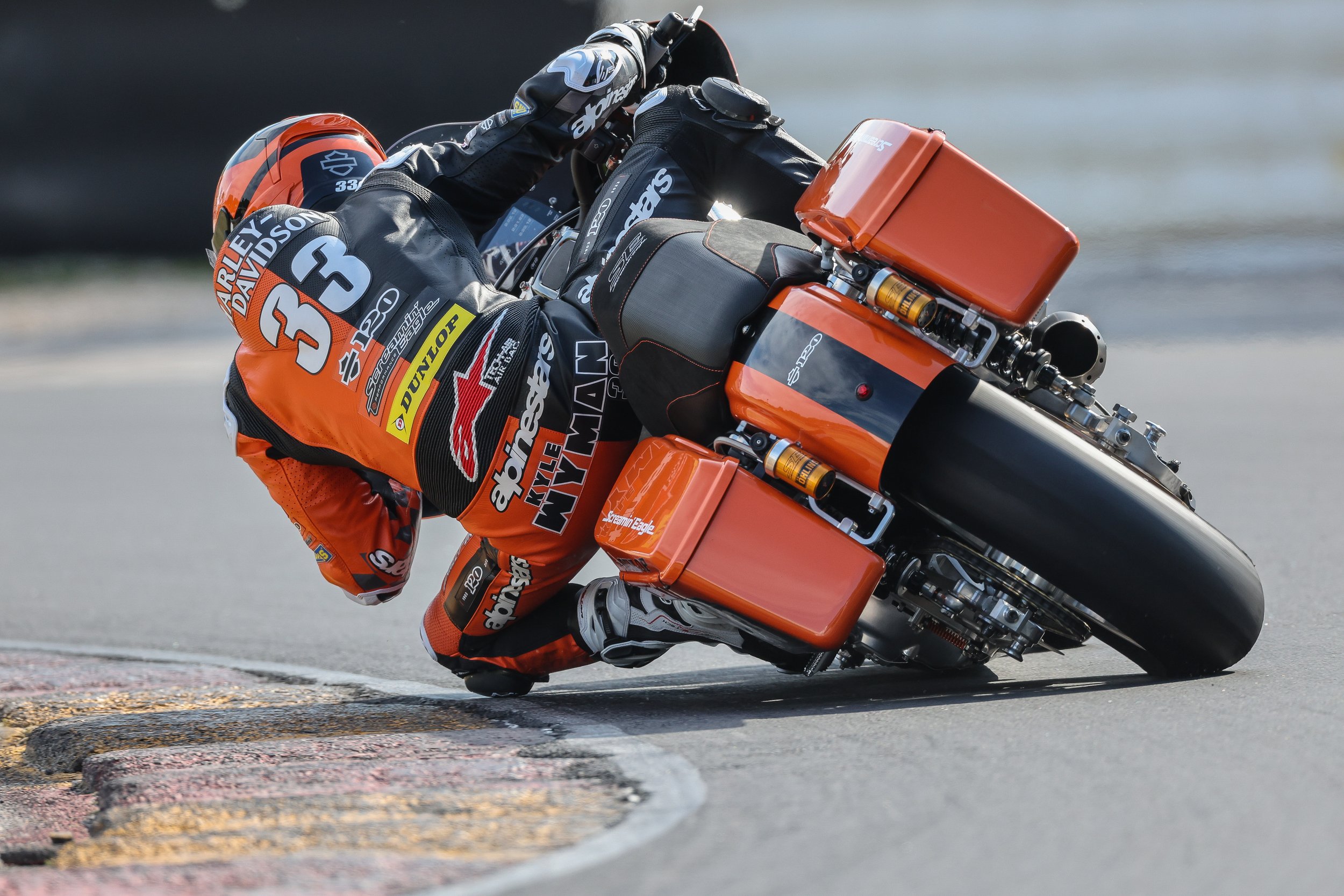 What makes a Harley Bagger a Race Bike?